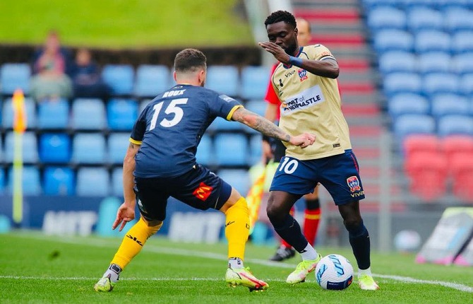 L'attaquant camerounais Olivier Boumal inscrit son premier but en ...