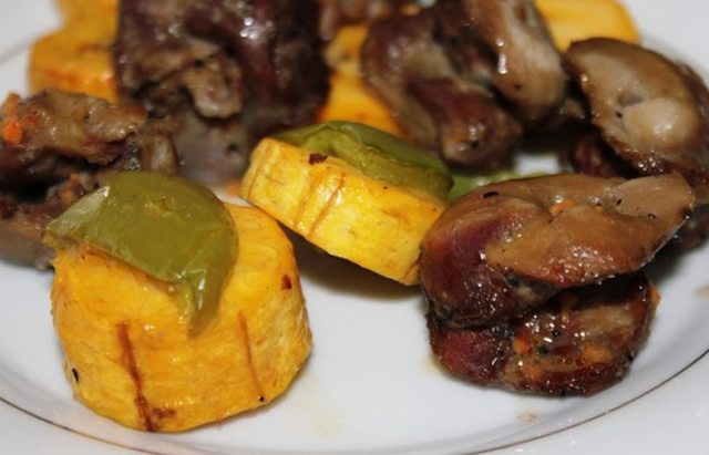 cameroon :: Cameroun - Cuisine La recette du Gésiers de poulet au poivre