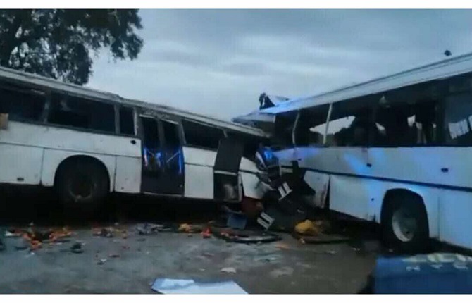 Plus de 38 morts dans une collision entre deux bus, un deuil national ...